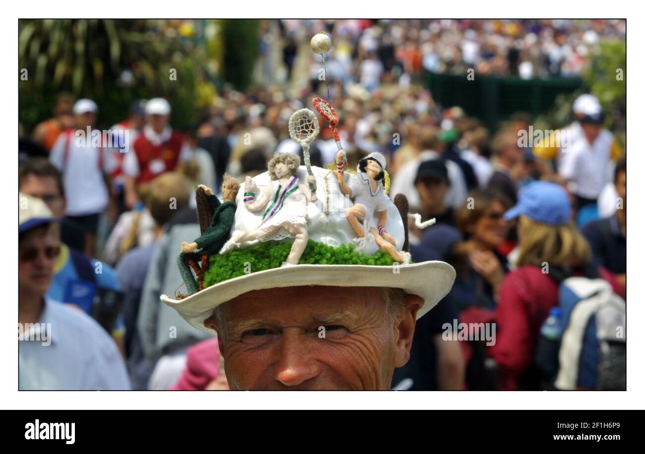 Wimbledon...... Henmaniapic David Sandison 29/6/2002 Stock Photo - Alamy