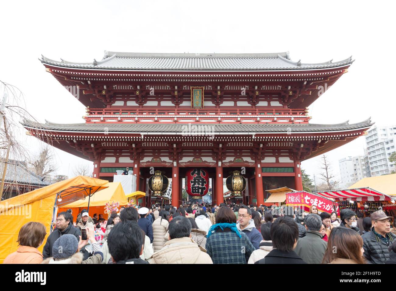 Torii gate asakusa tokyo hi-res stock photography and images - Alamy