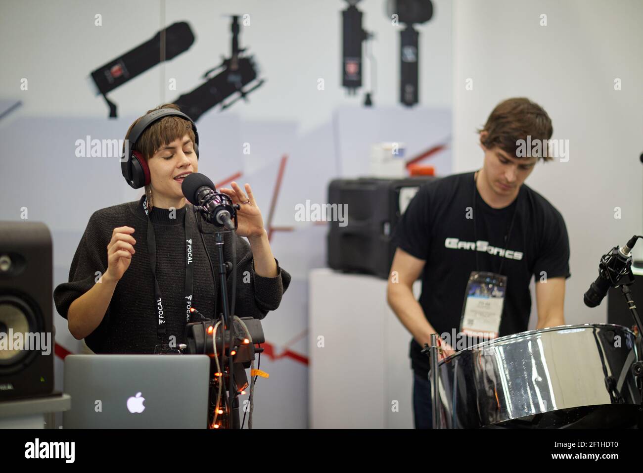 Steel drums hi-res stock photography and images - Alamy