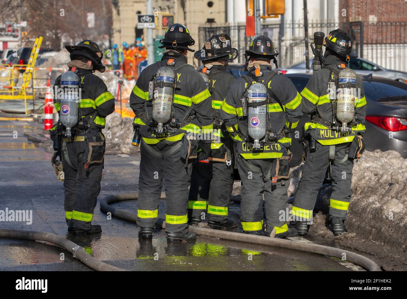 Fdny fireman firefighter new york hi-res stock photography and images ...