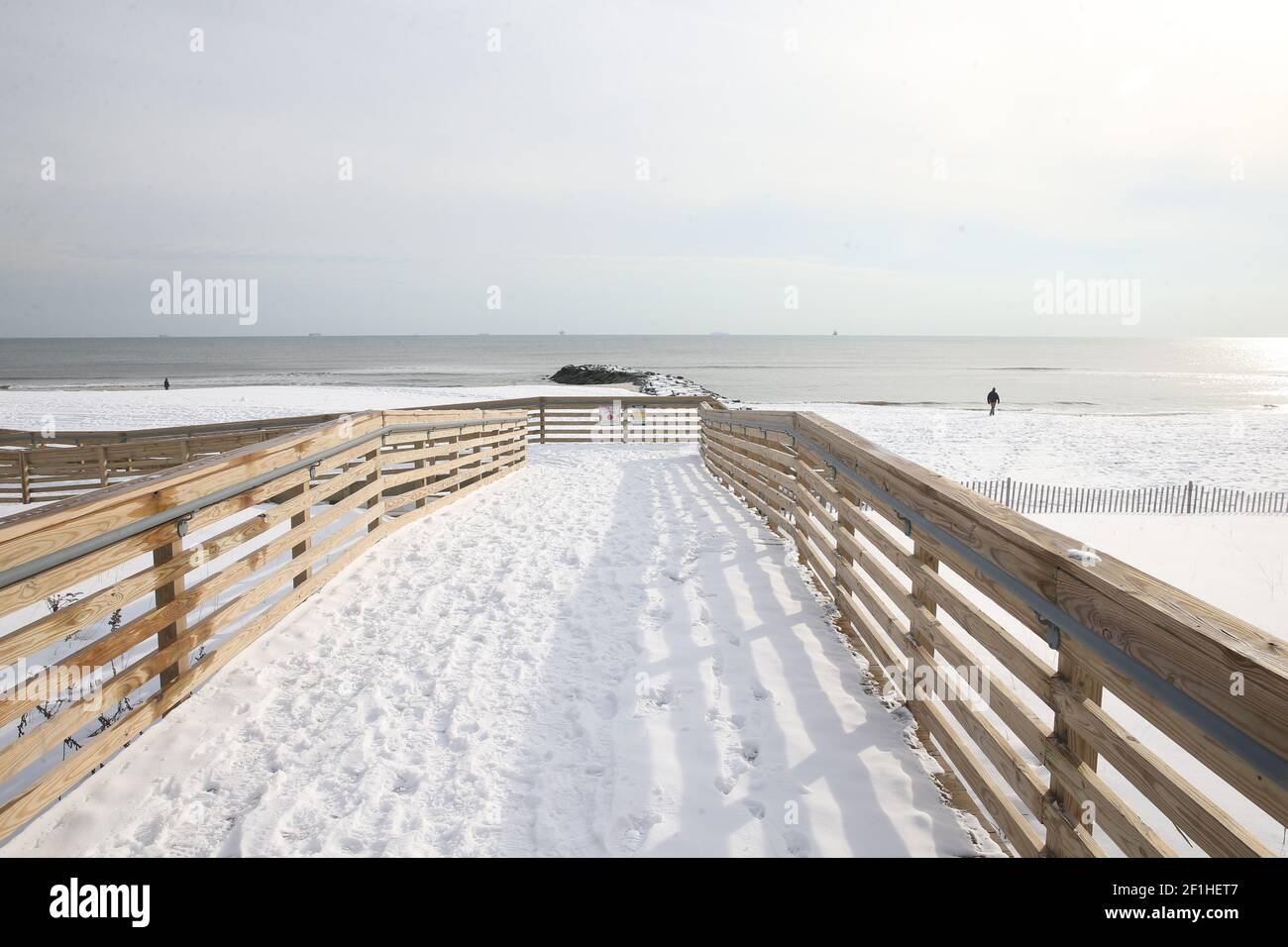 Long beach boardwalk new york hi-res stock photography and images - Alamy