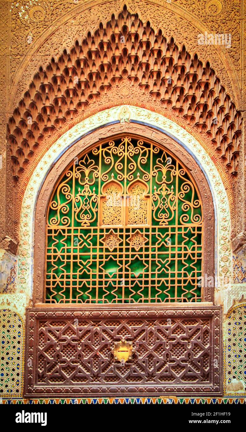 Decorated window of a mosque Stock Photo - Alamy