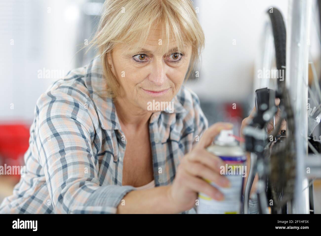 Retiree workshop hi-res stock photography and images - Alamy