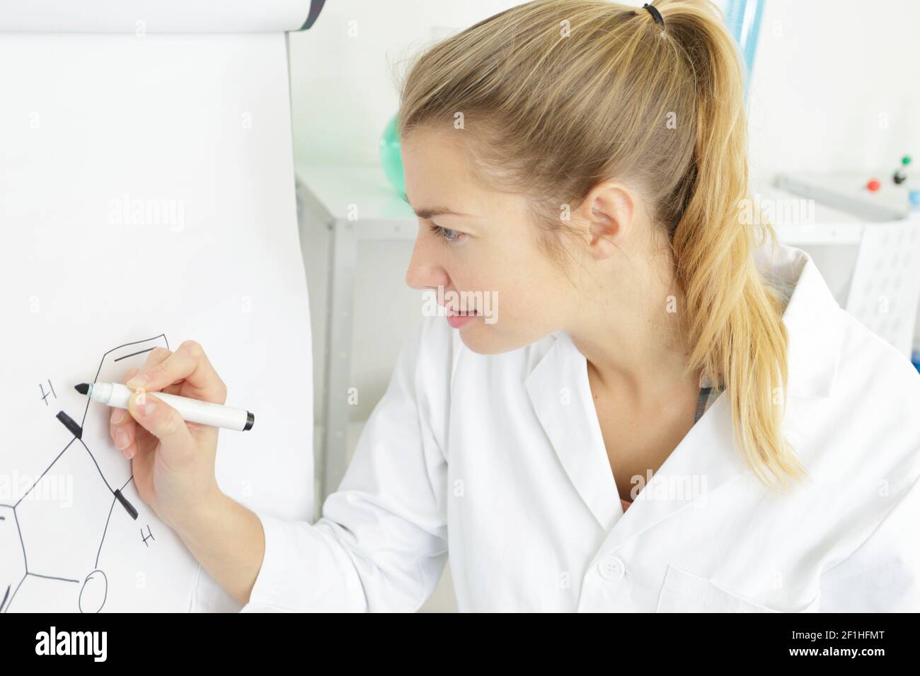 Professor in lab with students hi-res stock photography and images - Alamy
