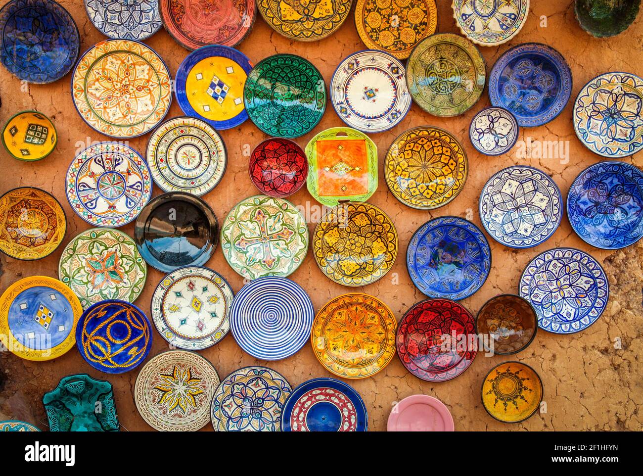 African decorative plates hi-res stock photography and images - Alamy