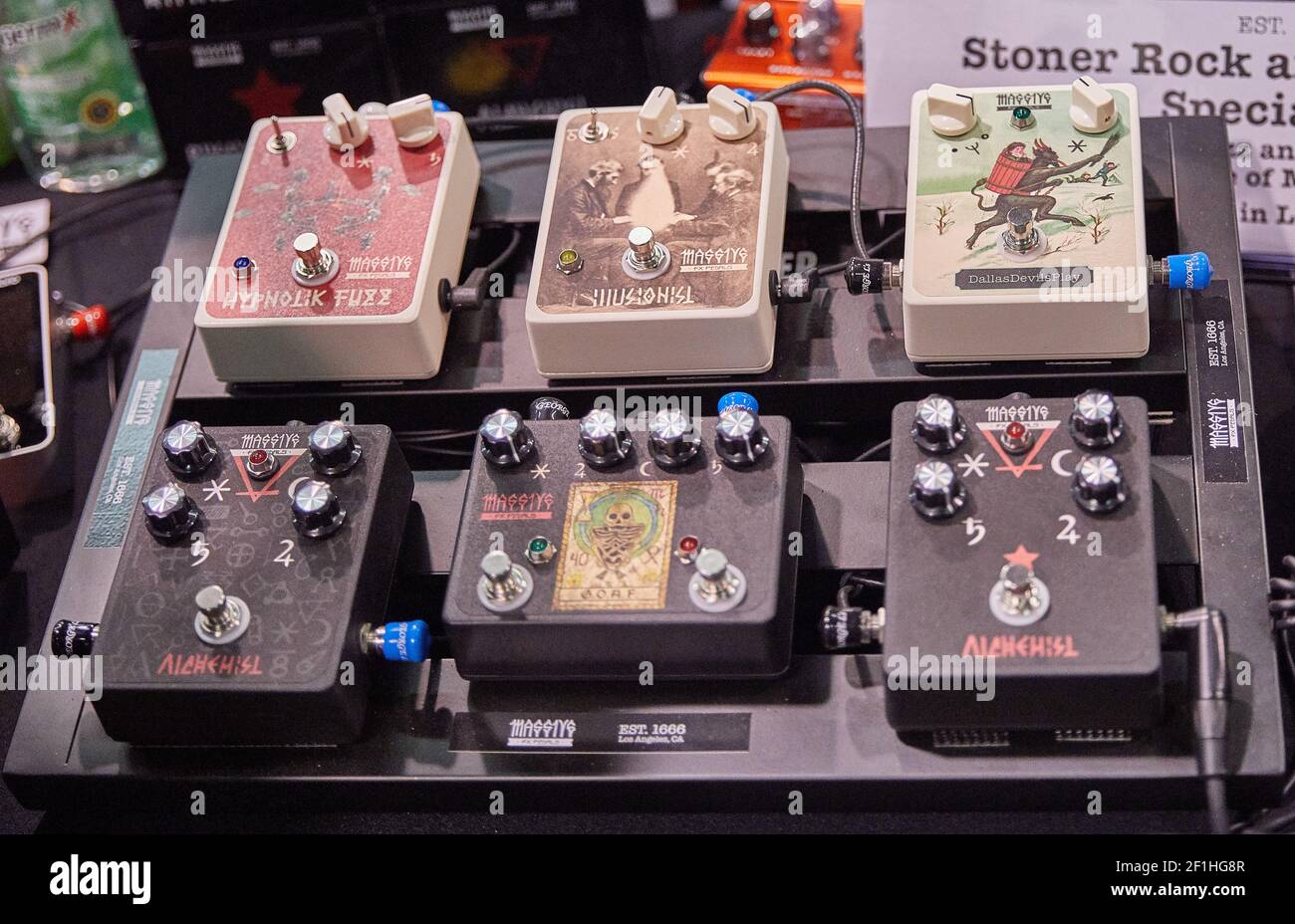 Guitar fx pedal hi-res stock photography and images - Alamy