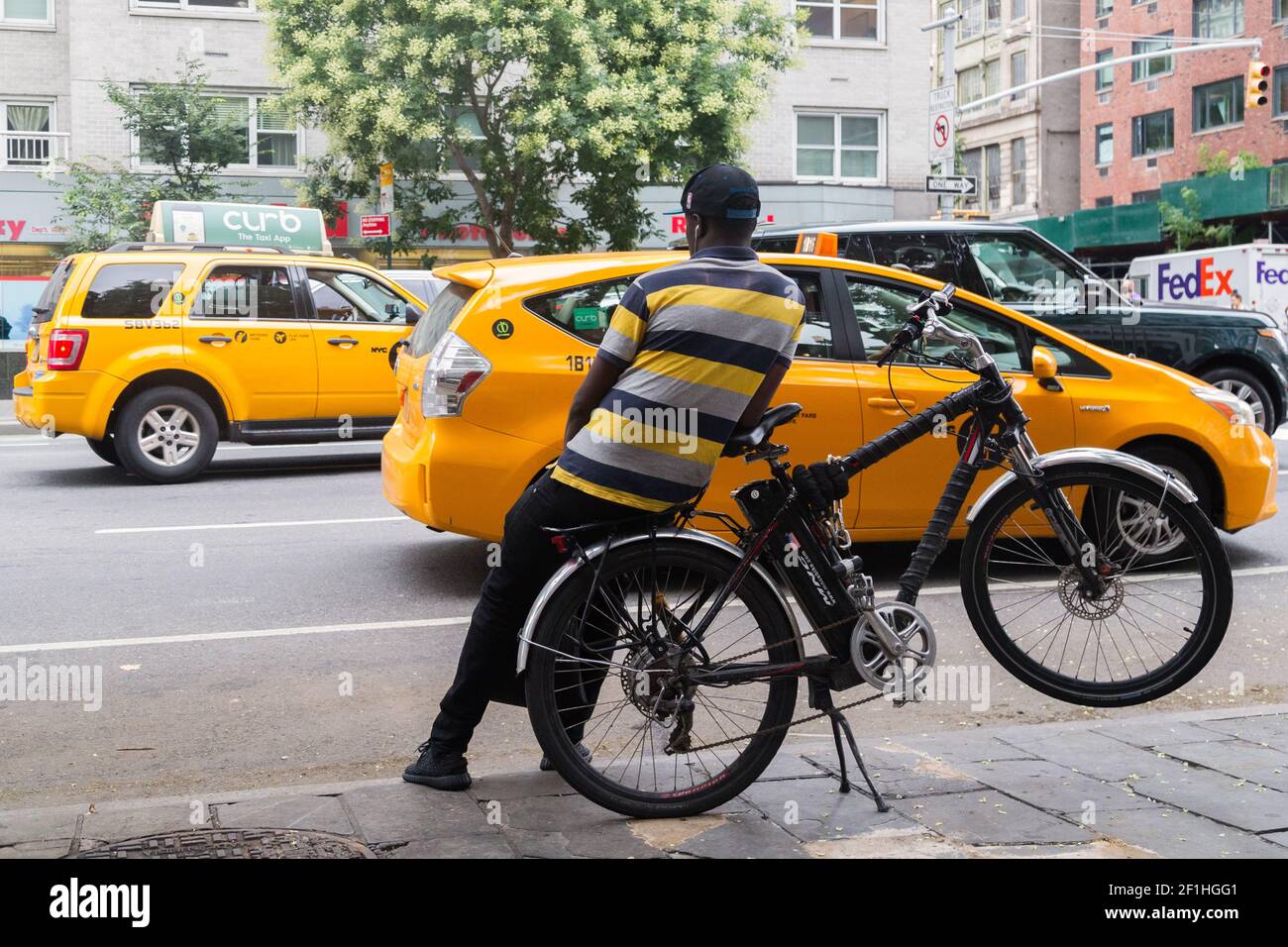Bike cab bike taxis hi-res stock photography and images - Alamy