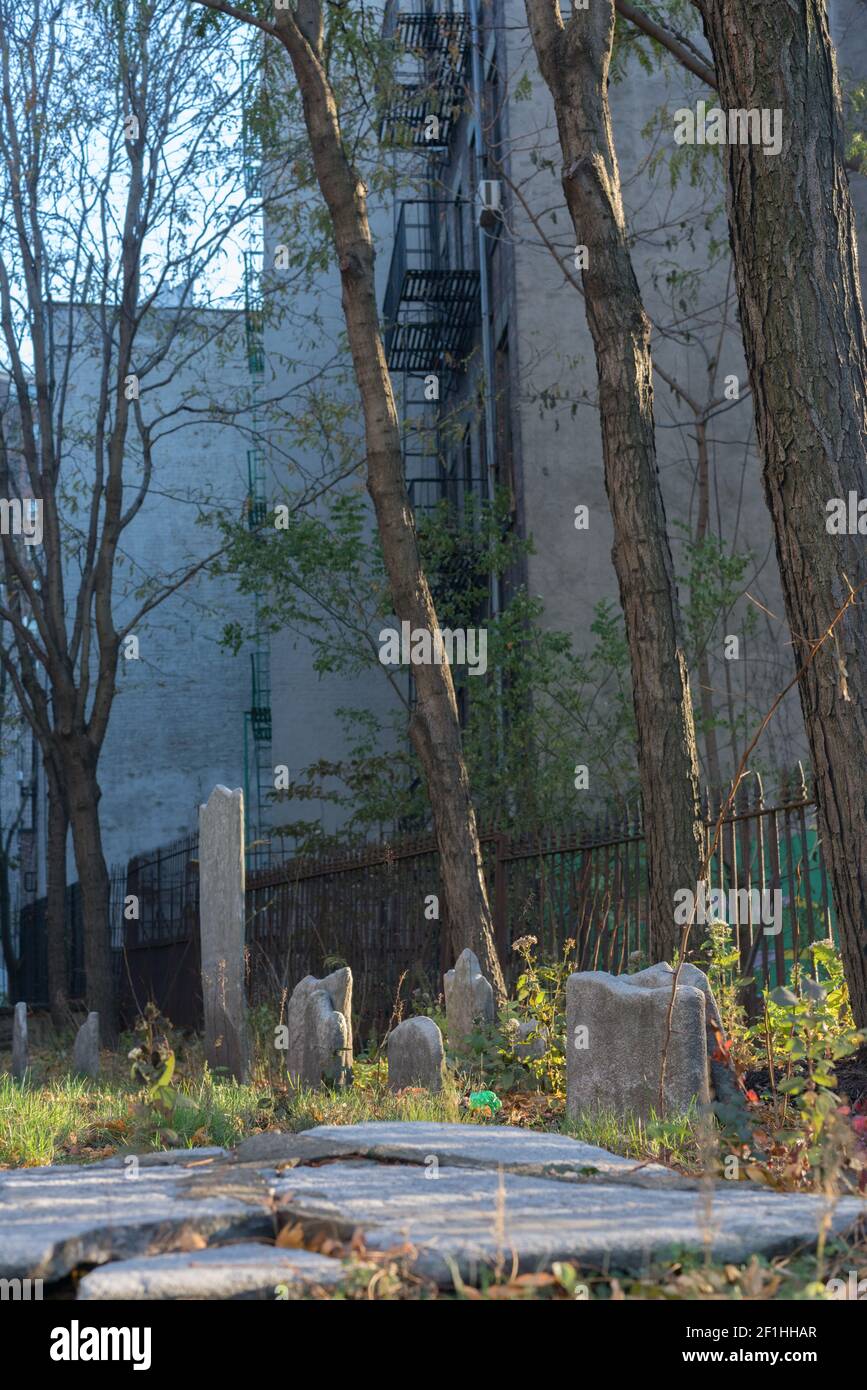 USA, New York, NY - First Shearith Israel Graveyard, Chatham Square ...