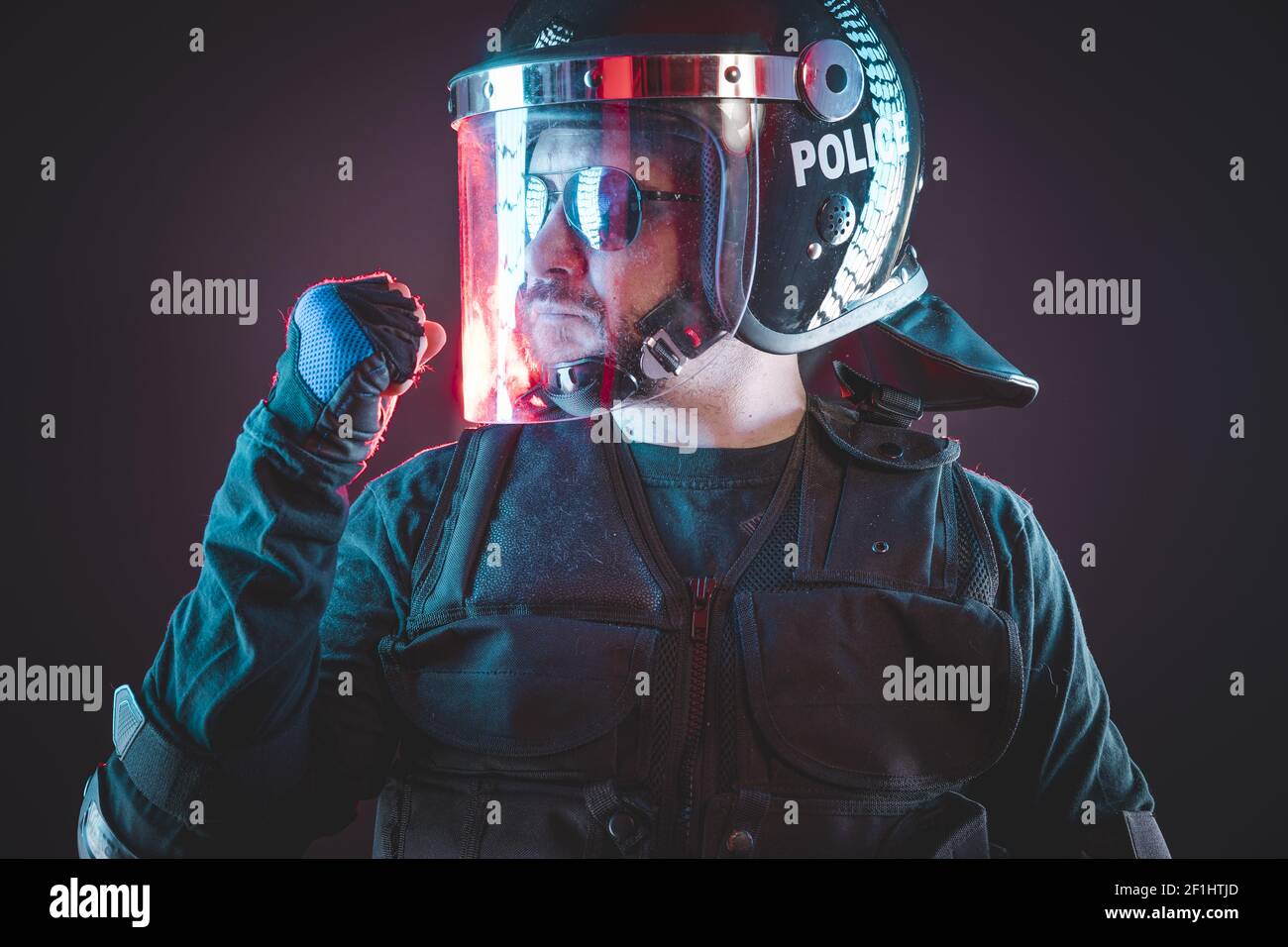 Riot police helmet black and white hi-res stock photography and images ...