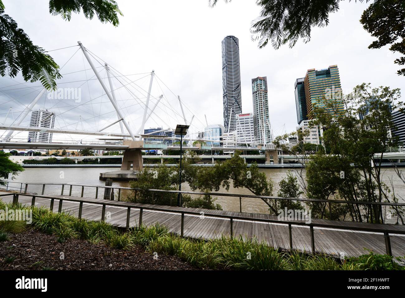 Kurilpa Bridge over the Brisbane river, Queensland, Australia Stock ...