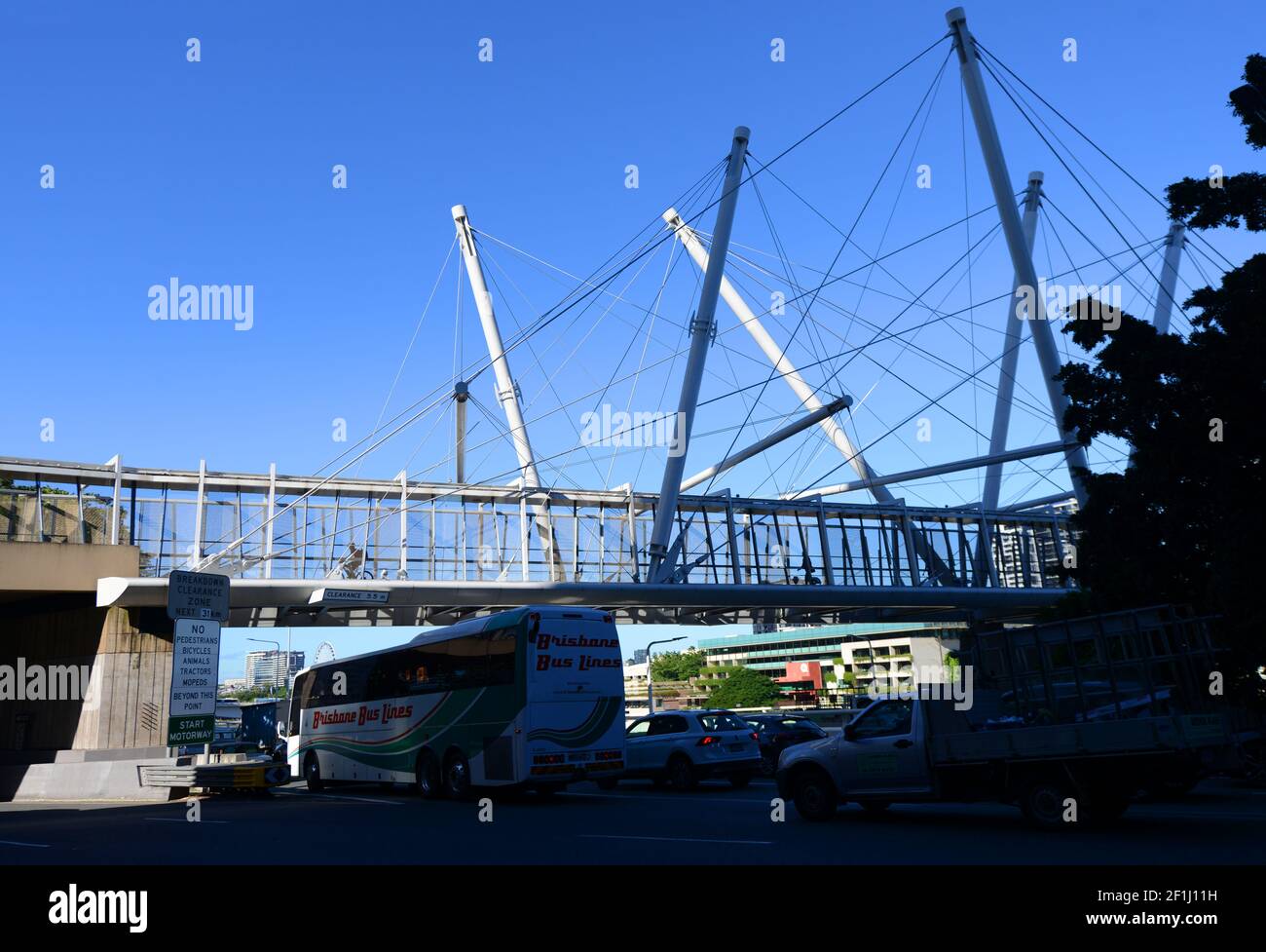 Kurilpa Bridge over the Brisbane river, Queensland, Australia Stock ...