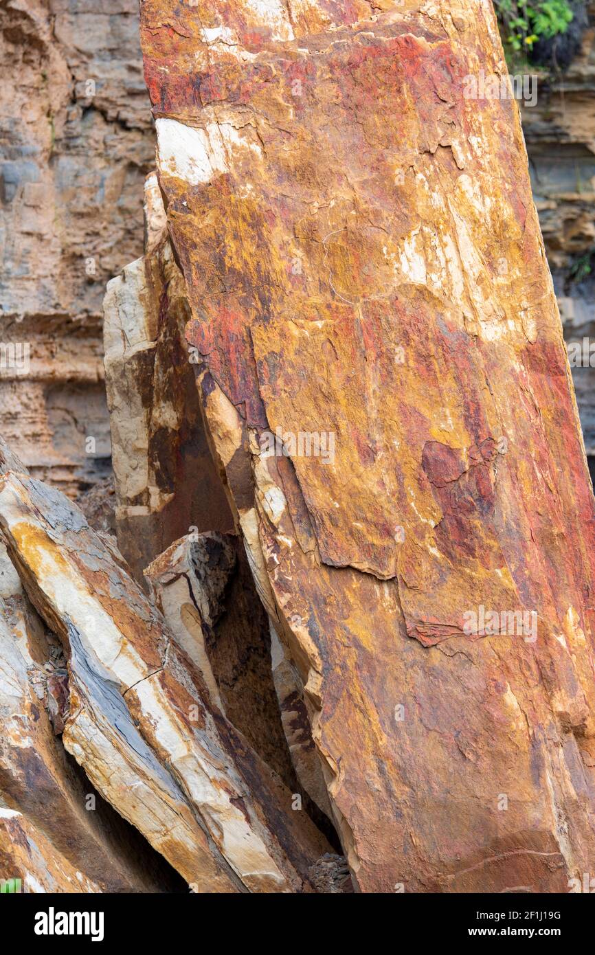 Sydney sandstone rock fallen and slipped off the cliff edge at ...