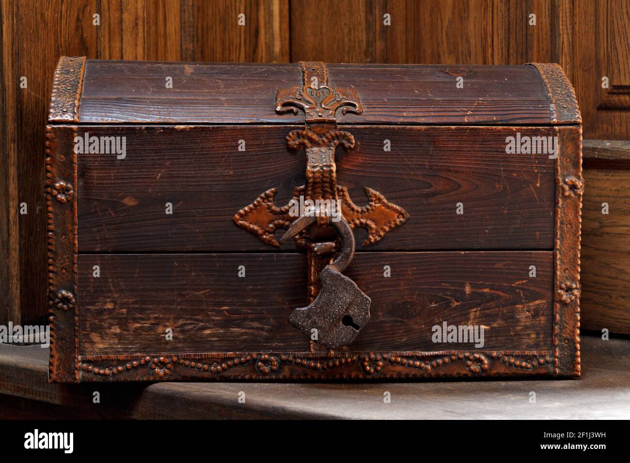 Chest chests hi-res stock photography and images - Alamy