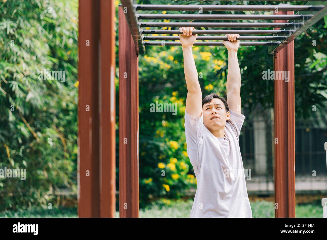 Beautiful young asian fitness runner hi-res stock photography and ...