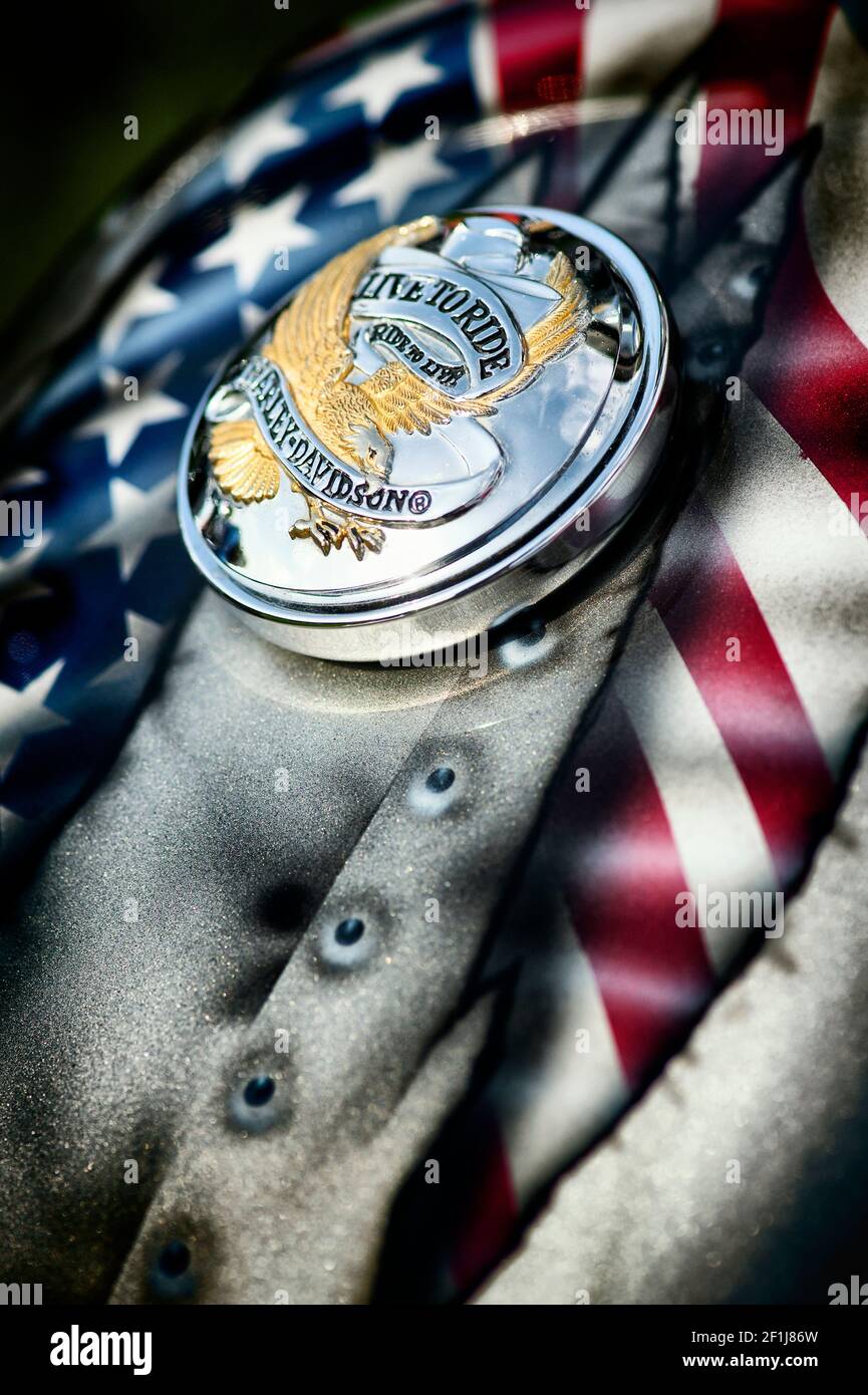 Harley Davidson custom motorcycle petrol tank cap detail Stock Photo ...