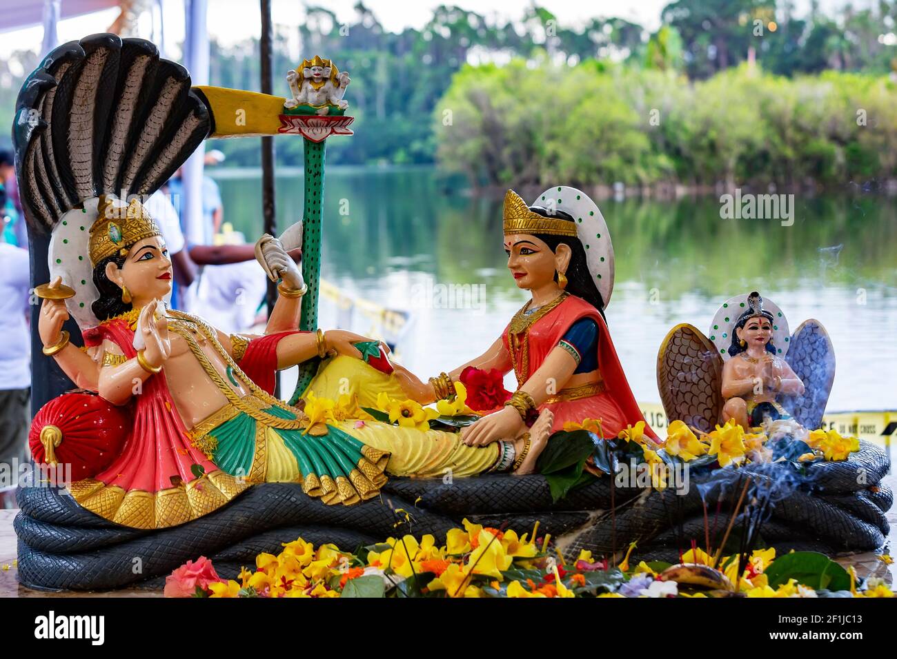 Lord shiva and parvati statue hi-res stock photography and images - Alamy