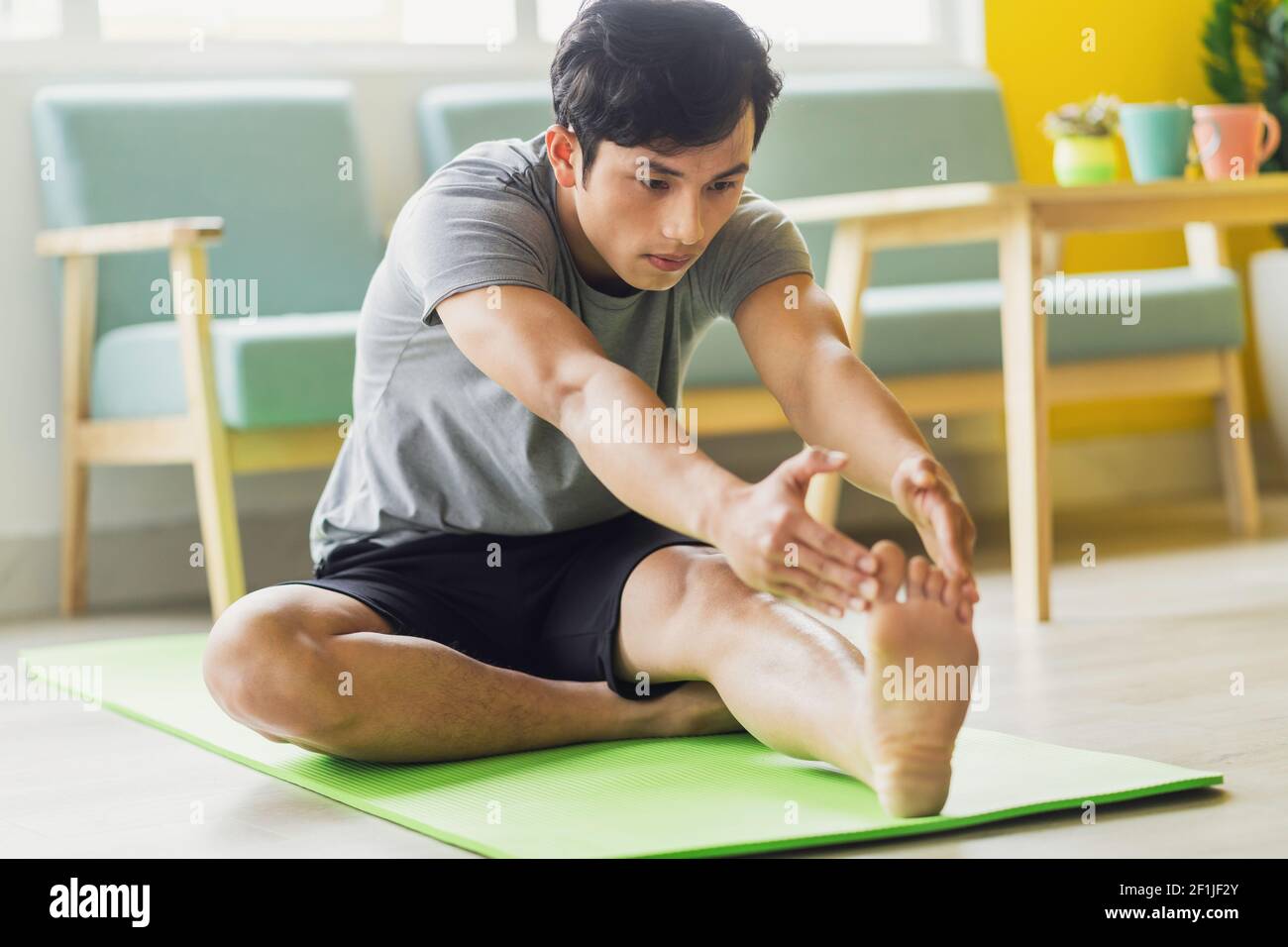 Chinese men doing exercise hi-res stock photography and images - Alamy