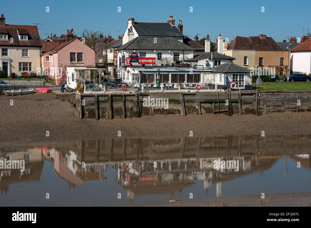 Rowhedge High Resolution Stock Photography and Images - Alamy