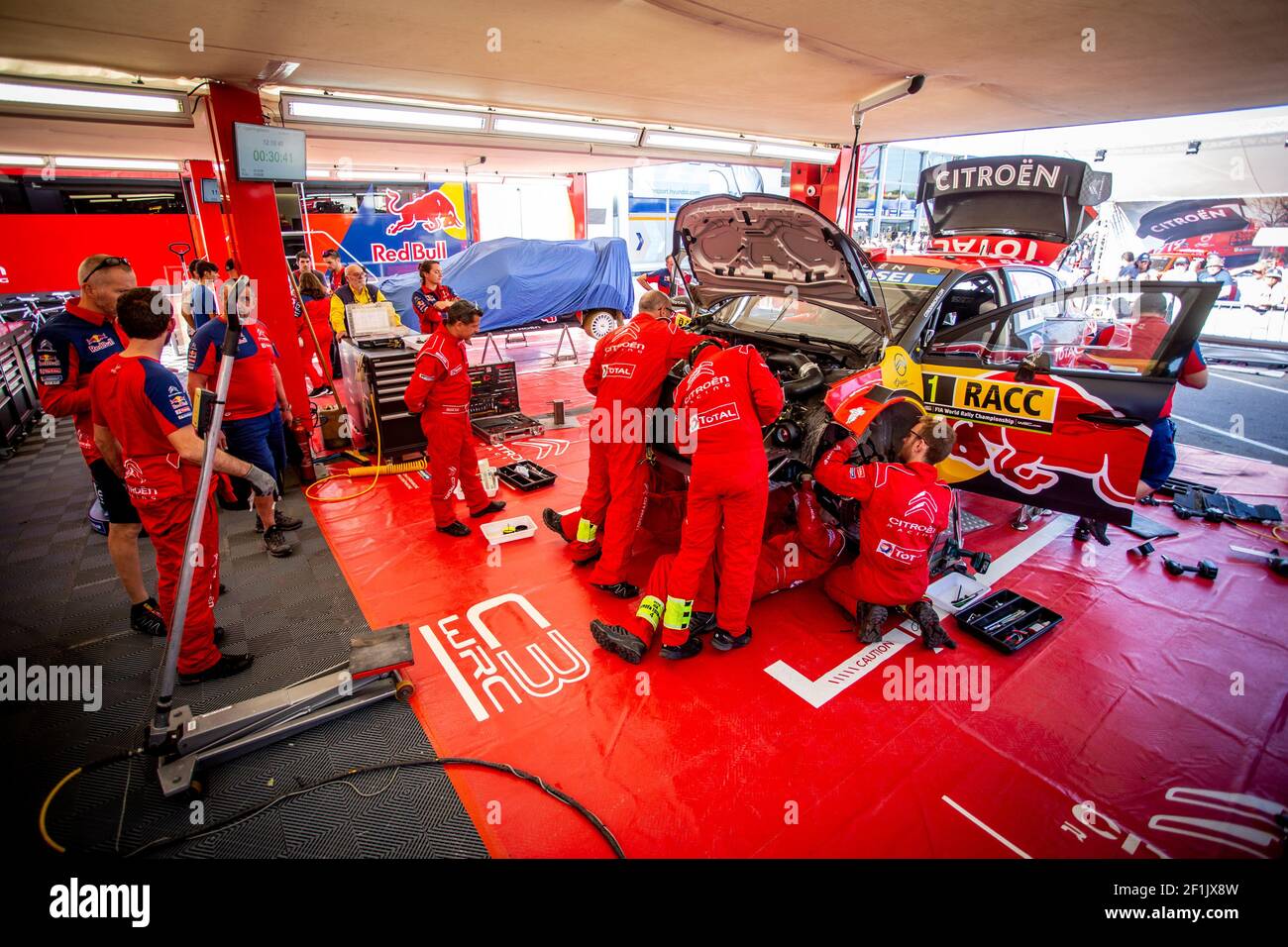 01 OGIER Sebastien (FRA), INGRASSIA Julien (FRA), CITROEN C3 WRC, CITROEN TOTAL WRT, service ...