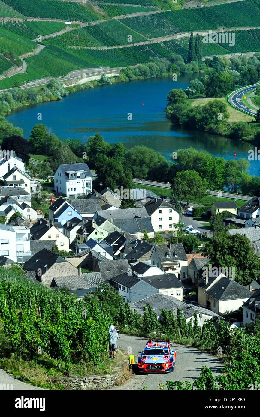 11 NEUVILLE thierry (BEL), GILSOUL nicolas (BEL), HYUNDAI I20 COUPE WRC ...