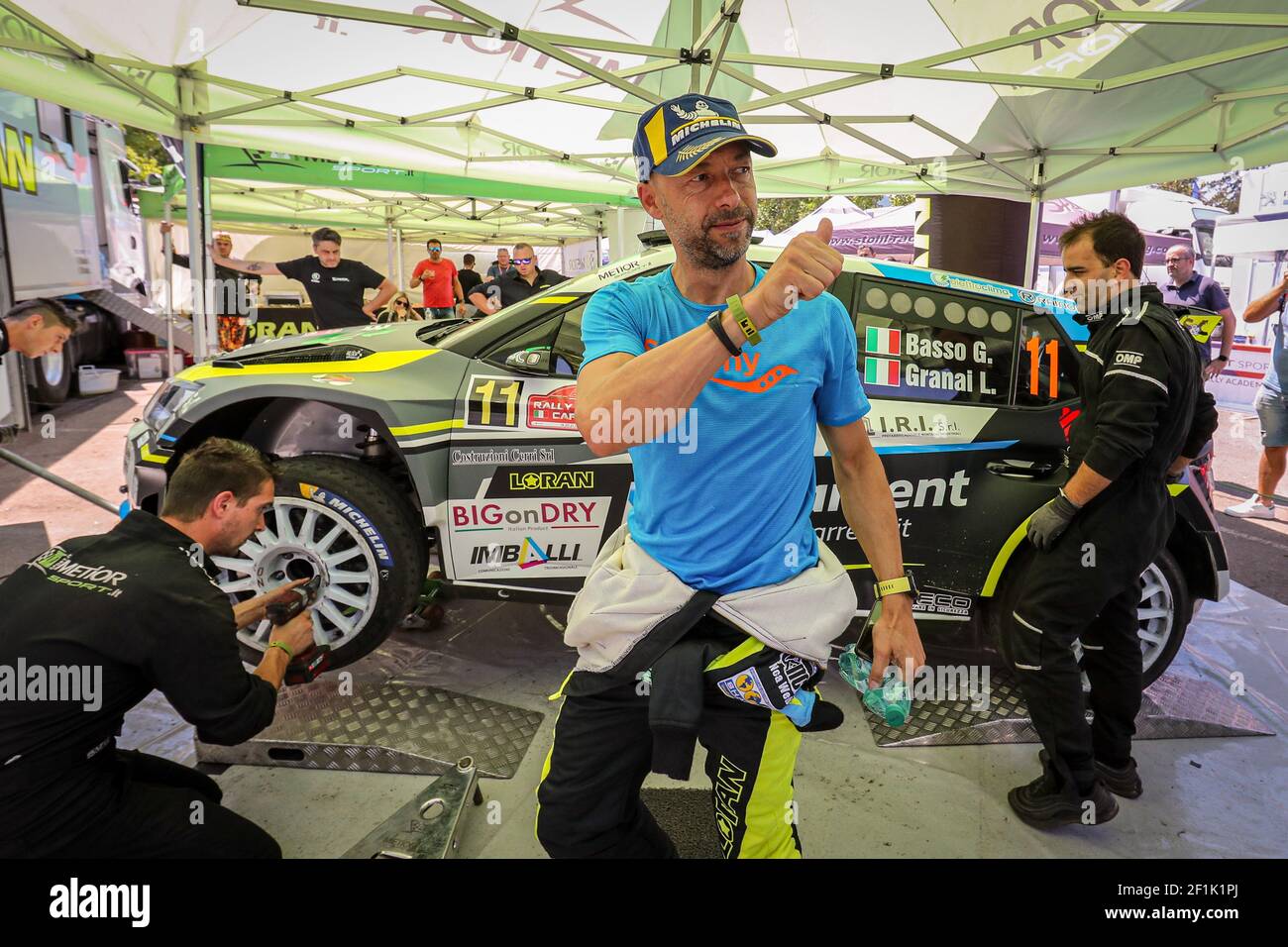 Basso capitale hi-res stock photography and images - Alamy