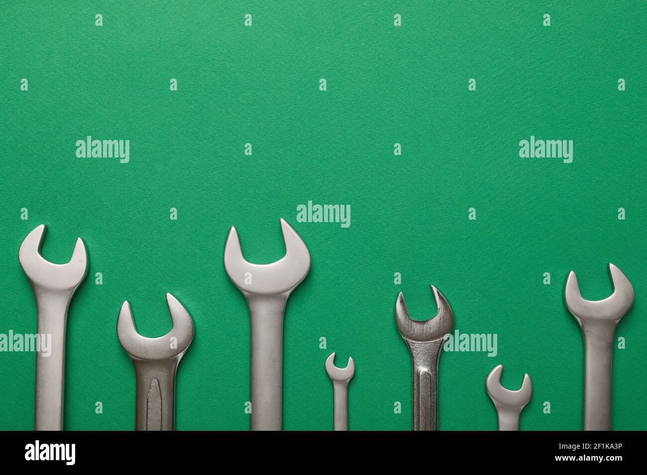 Wrenches different size hi-res stock photography and images - Alamy