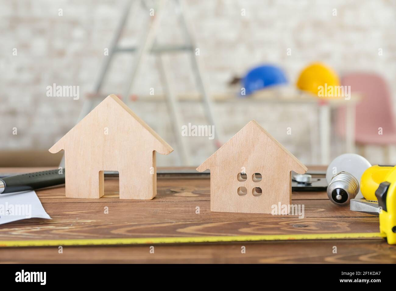 Set and model builders hi-res stock photography and images - Alamy
