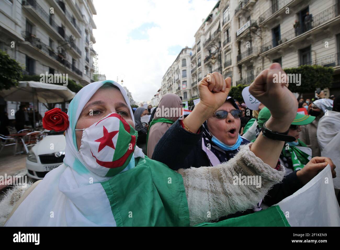 Algerian women hi-res stock photography and images - Alamy