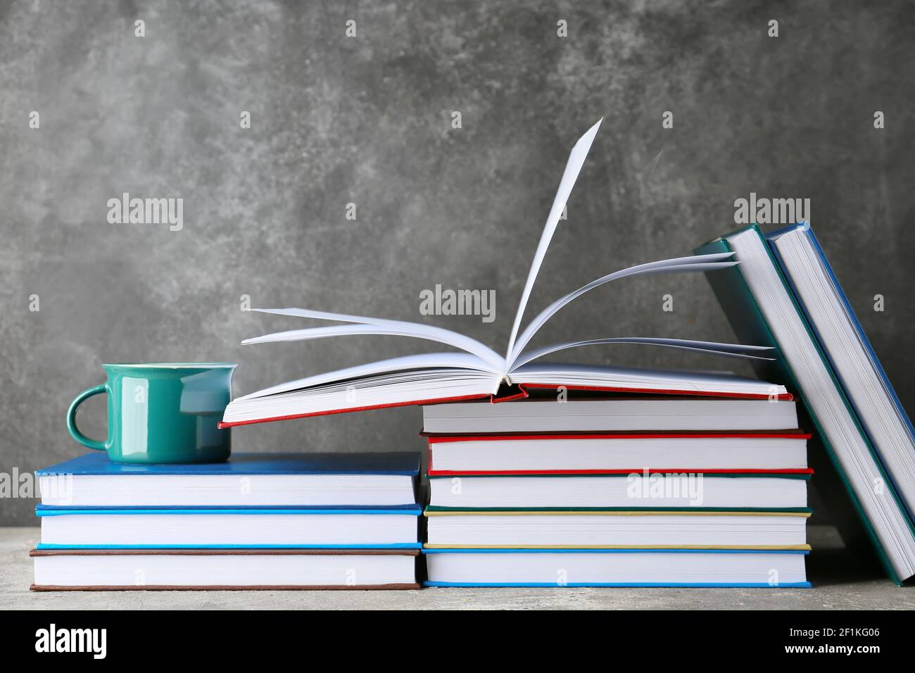 Empty library stacks hi-res stock photography and images - Alamy