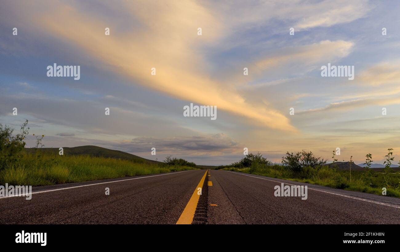 Low Perspective View Open Road Asphalt Texas Road Dramatic Sky Stock ...