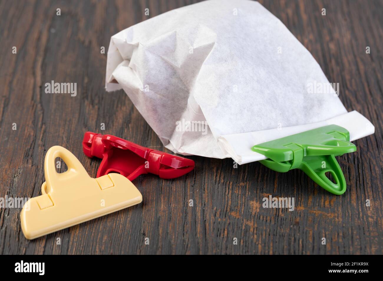 Food bag clip hi-res stock photography and images - Alamy