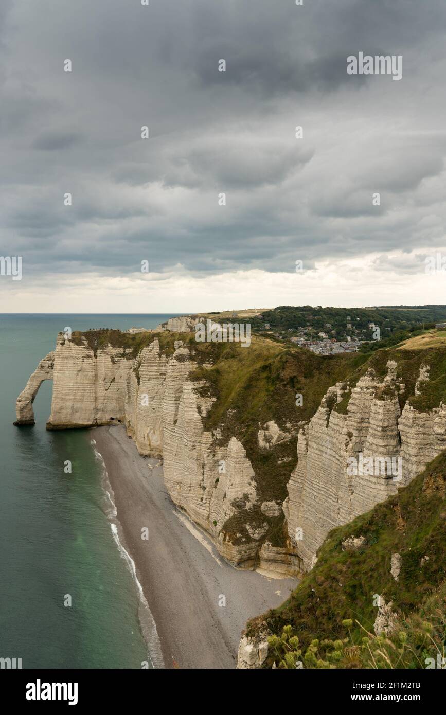 View of vertical cliffs dropping into the ocean Stock Photo - Alamy