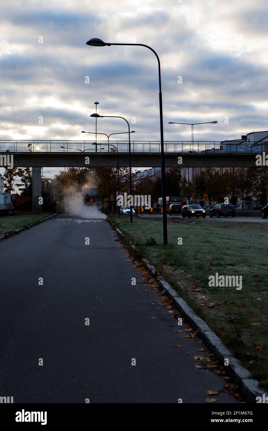 Pathway under bridge hi-res stock photography and images - Alamy