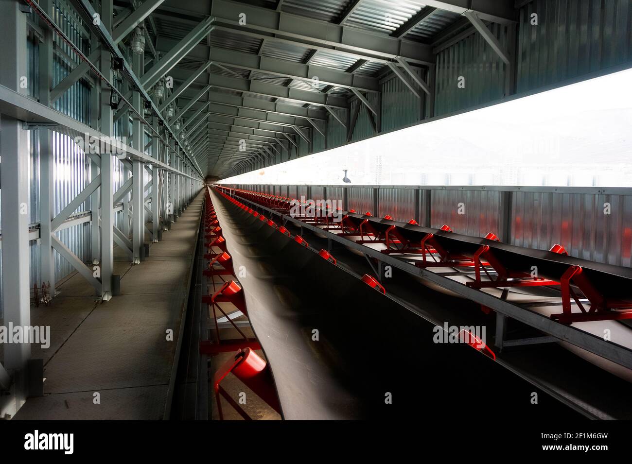 Commercial conveyor belt hi-res stock photography and images - Alamy