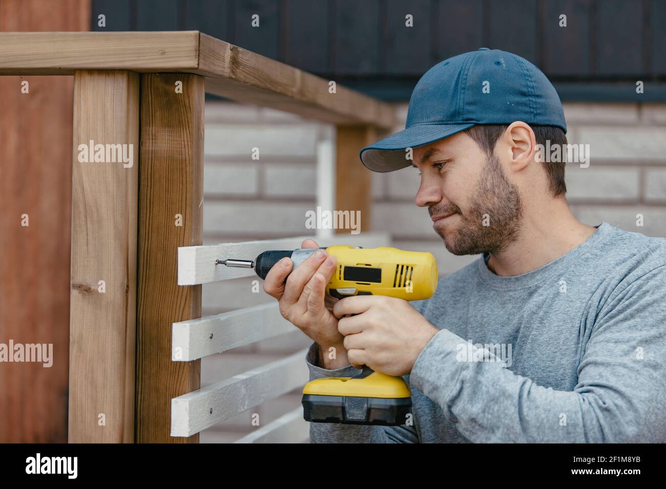 Carpenter building hi-res stock photography and images - Alamy