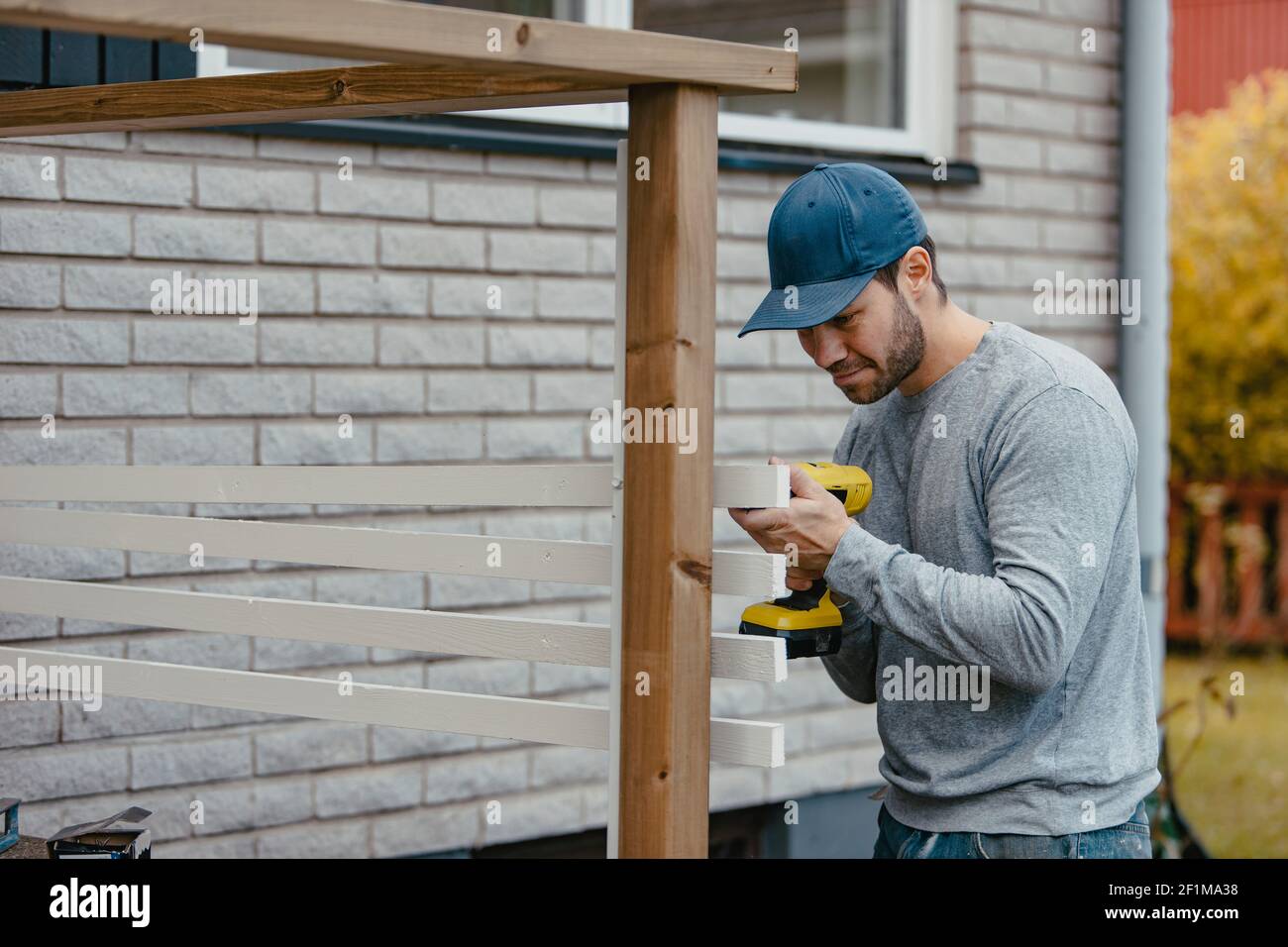 Carpenter building hi-res stock photography and images - Alamy