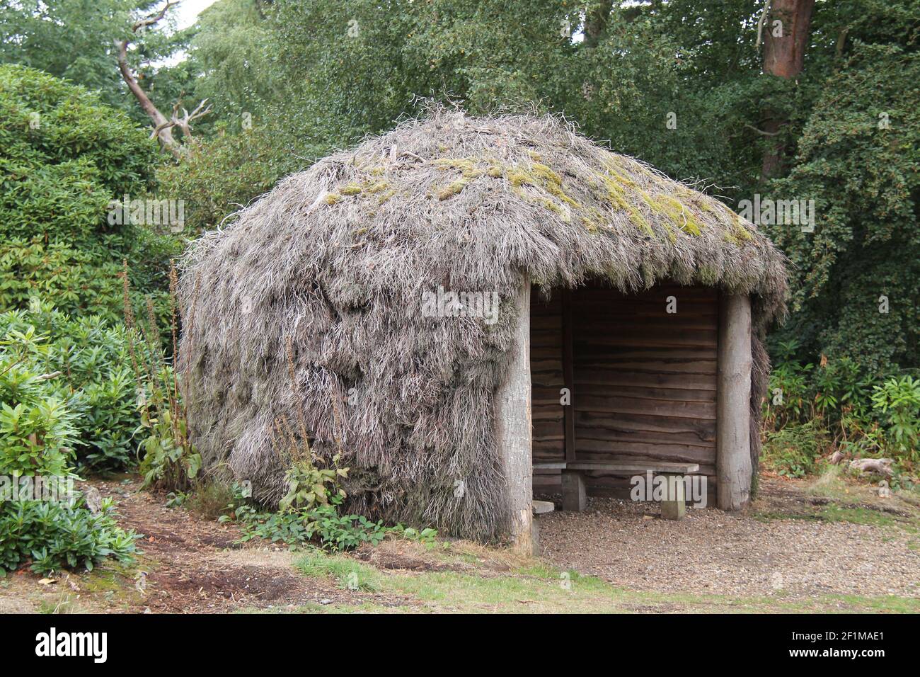 Thatch covered hi-res stock photography and images - Alamy