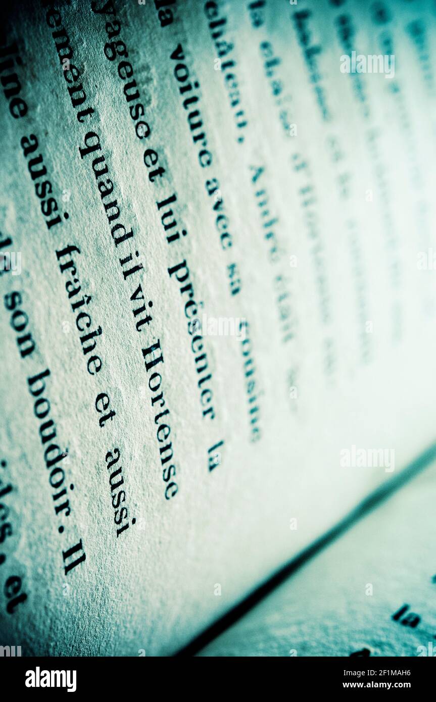 French book page hi-res stock photography and images - Alamy