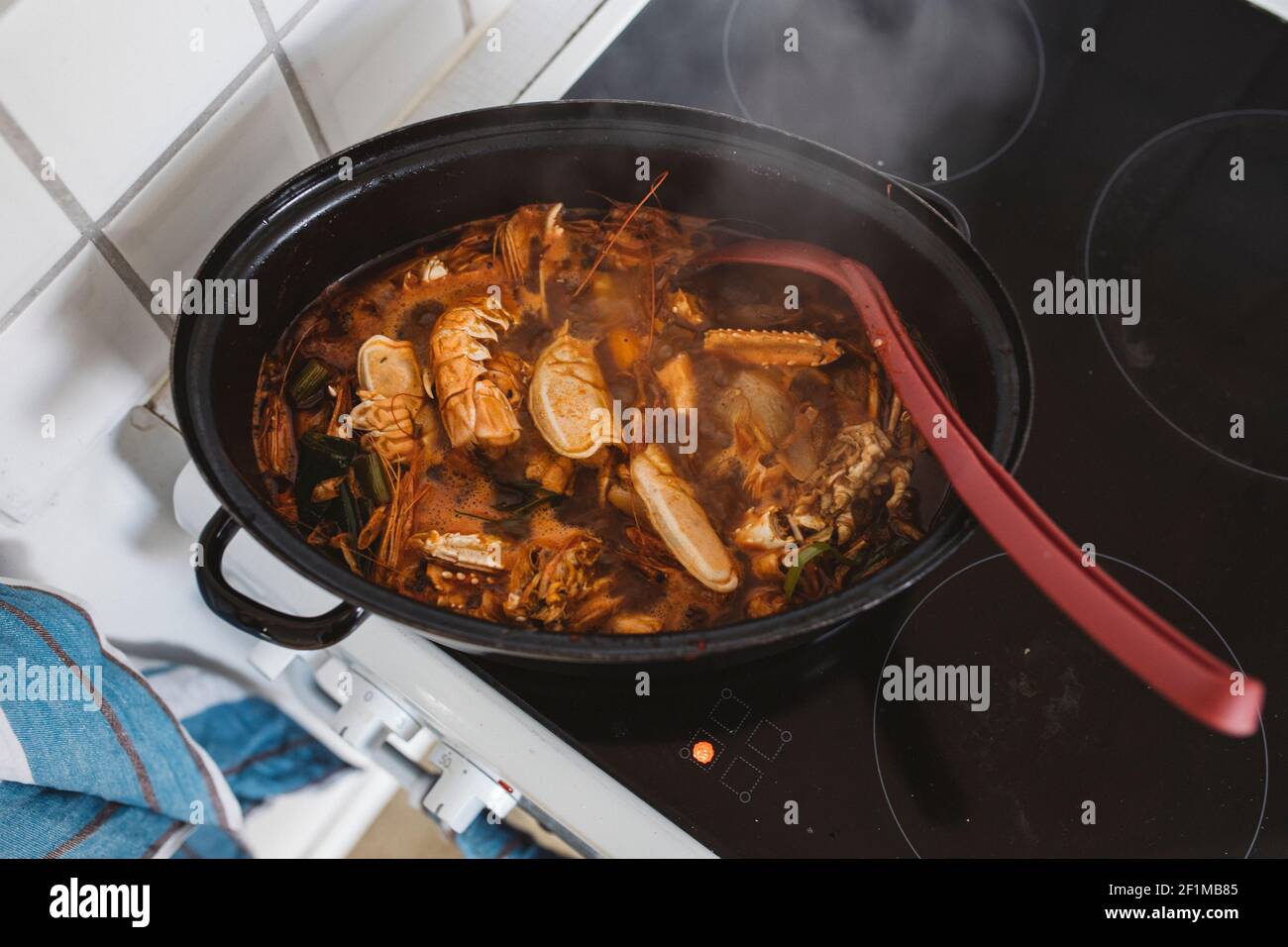 Pot hot stove hi-res stock photography and images - Alamy