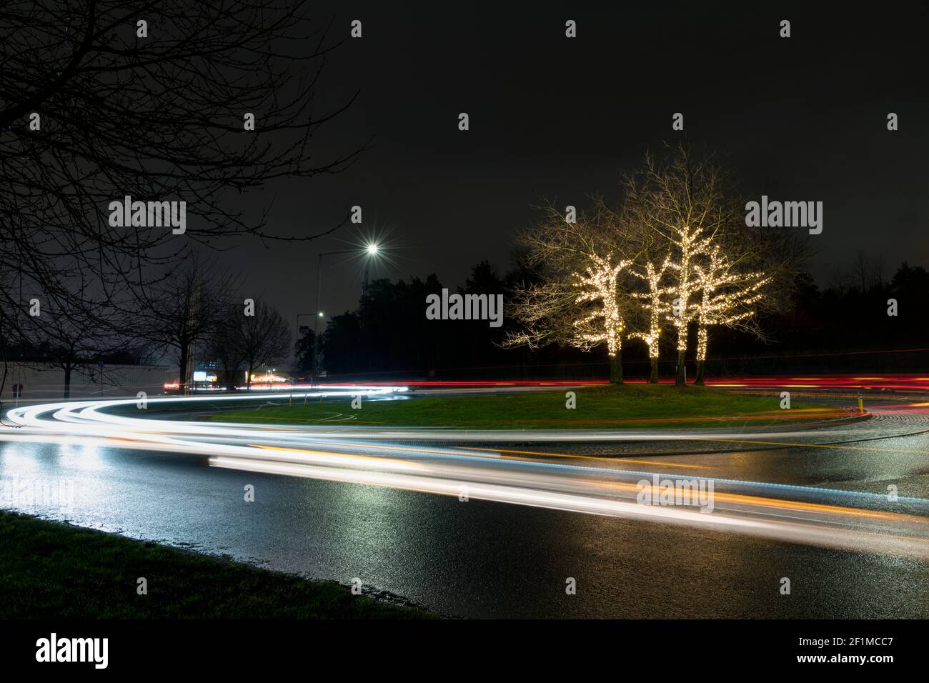 Tall traffic light hi-res stock photography and images - Alamy