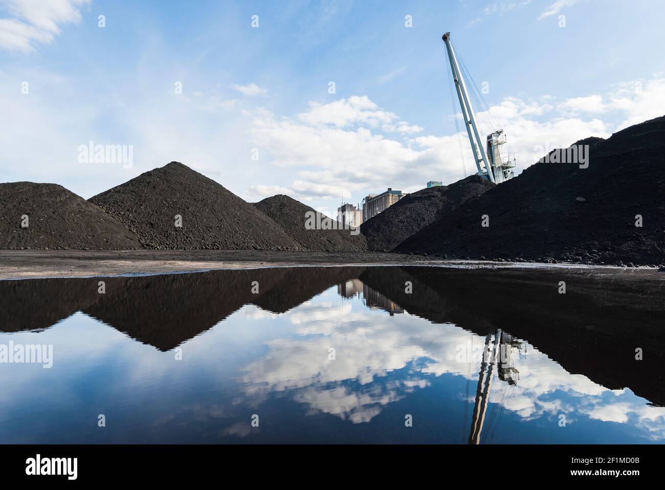 Slag pile hi-res stock photography and images - Alamy