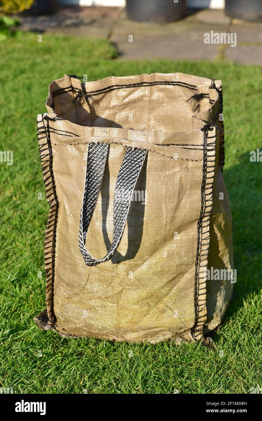Sack container hi-res stock photography and images - Alamy