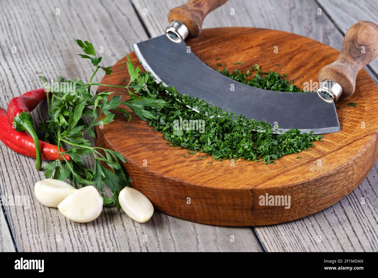 Chopping fresh parsley hi-res stock photography and images - Alamy