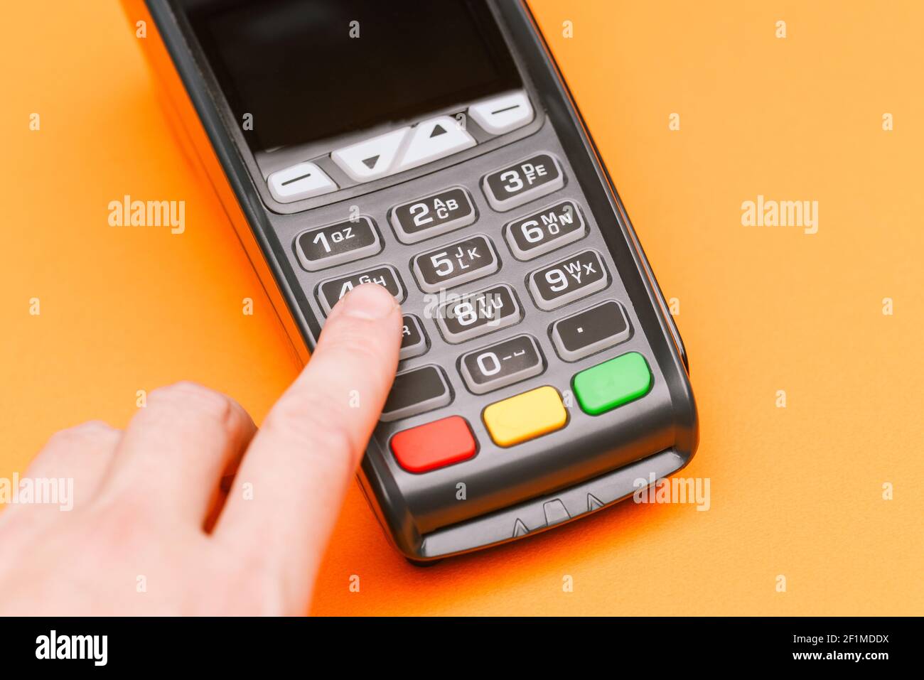 Supermarket receipt person hi-res stock photography and images - Alamy