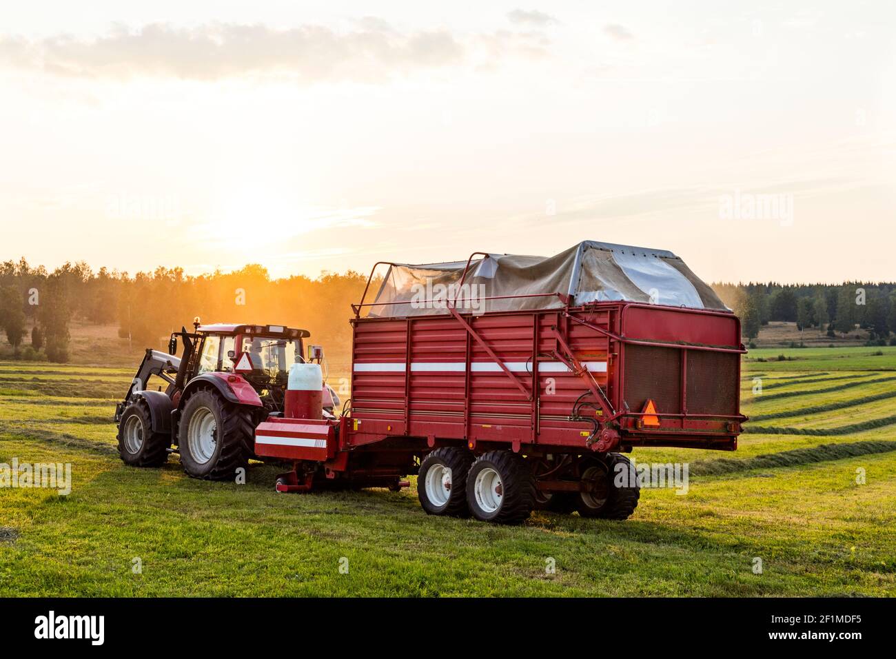 Field loader hi-res stock photography and images - Alamy