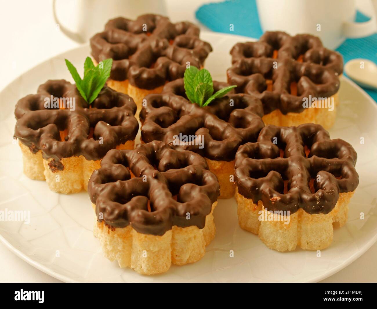 Six dessert plates hi-res stock photography and images - Alamy