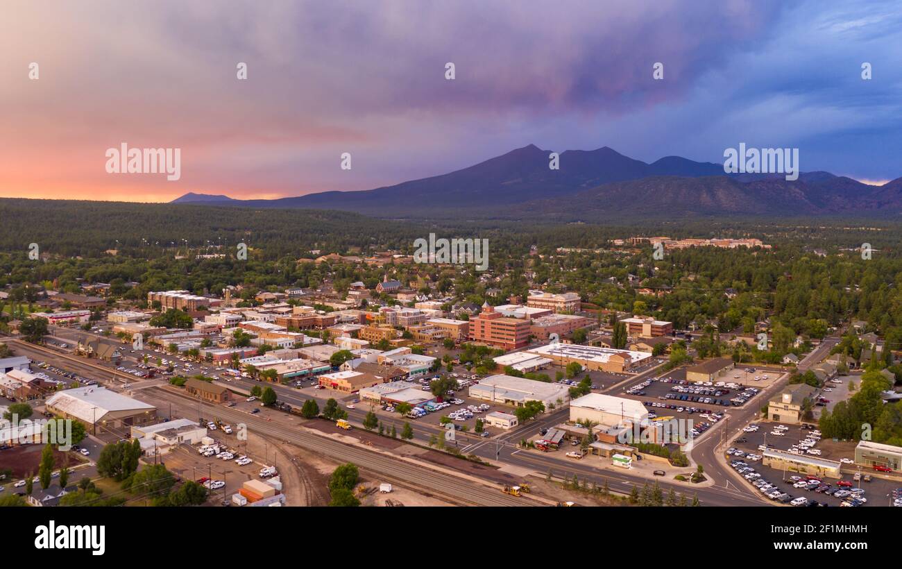 Flagstaff arizona town city downtown hi-res stock photography and ...