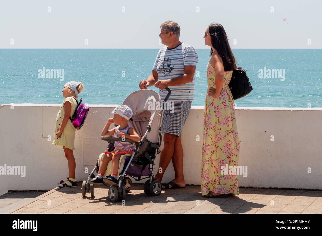 Resort family summer hi-res stock photography and images - Alamy