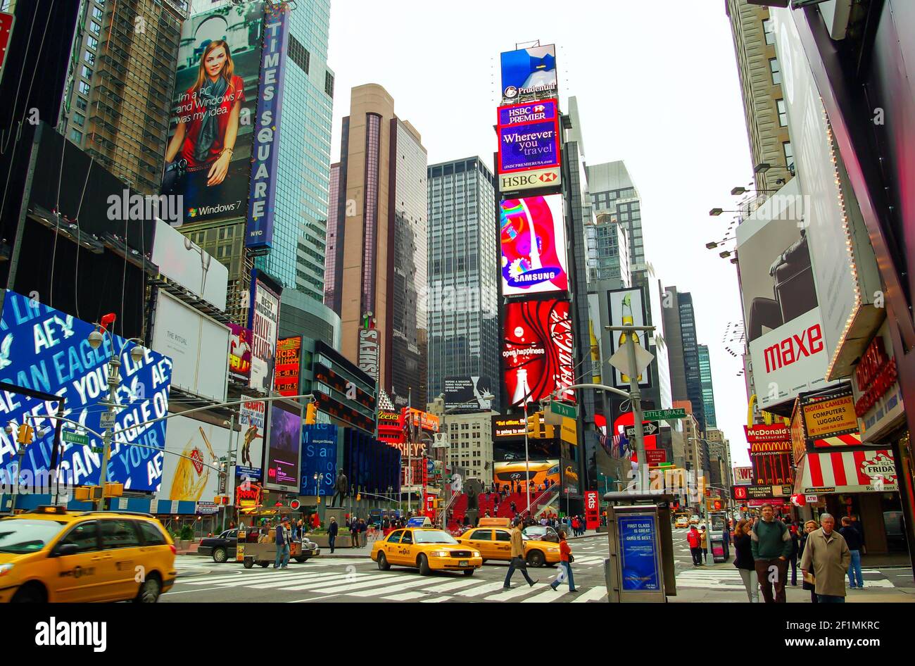 Famous times square night hi-res stock photography and images - Alamy