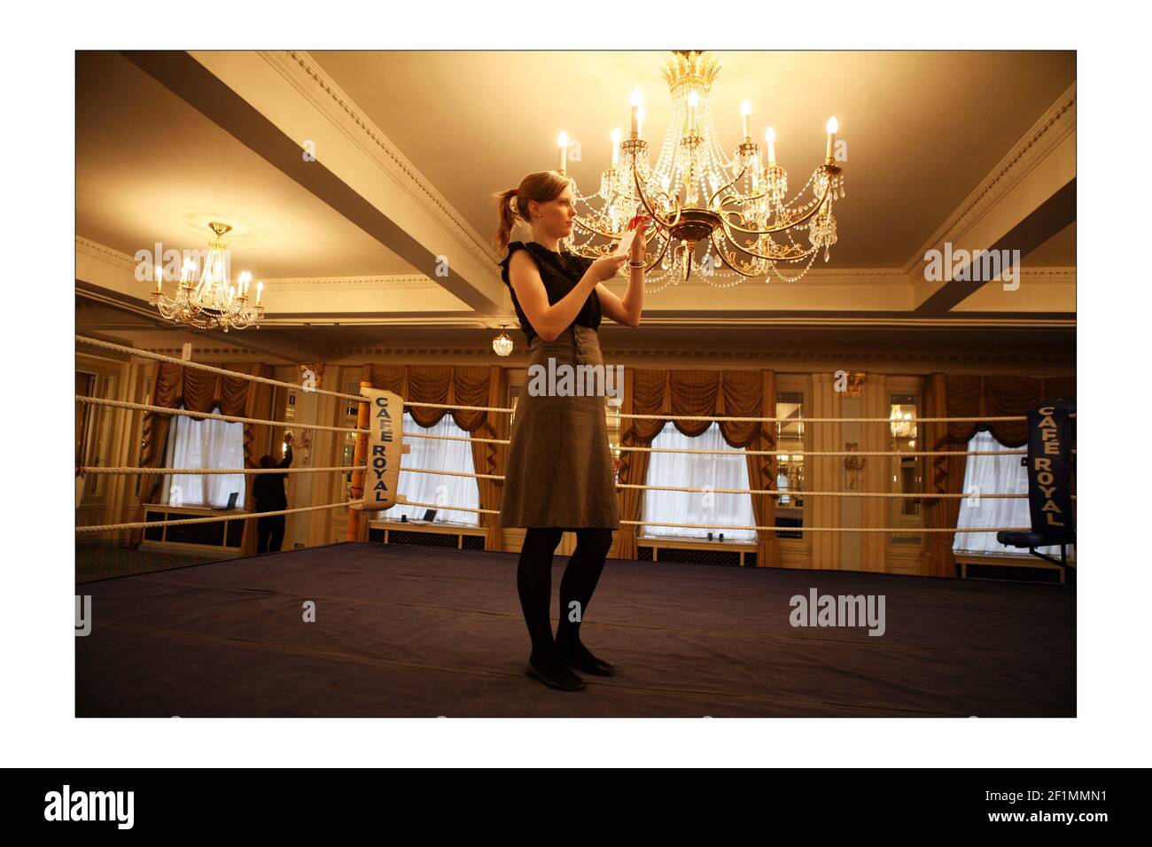 Bonhams gallery hi-res stock photography and images - Alamy